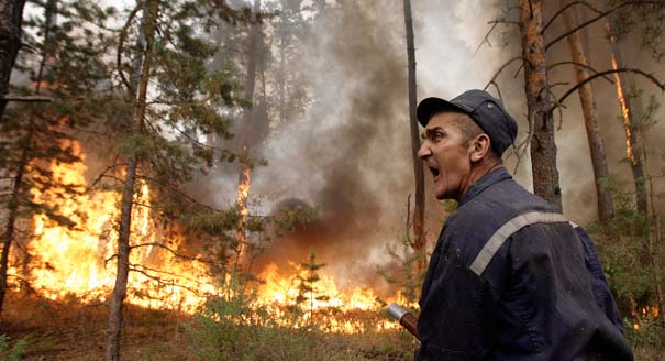 In the Russian Wildfires, Will Putin Get Burned? | Carnegie Endowment ...
